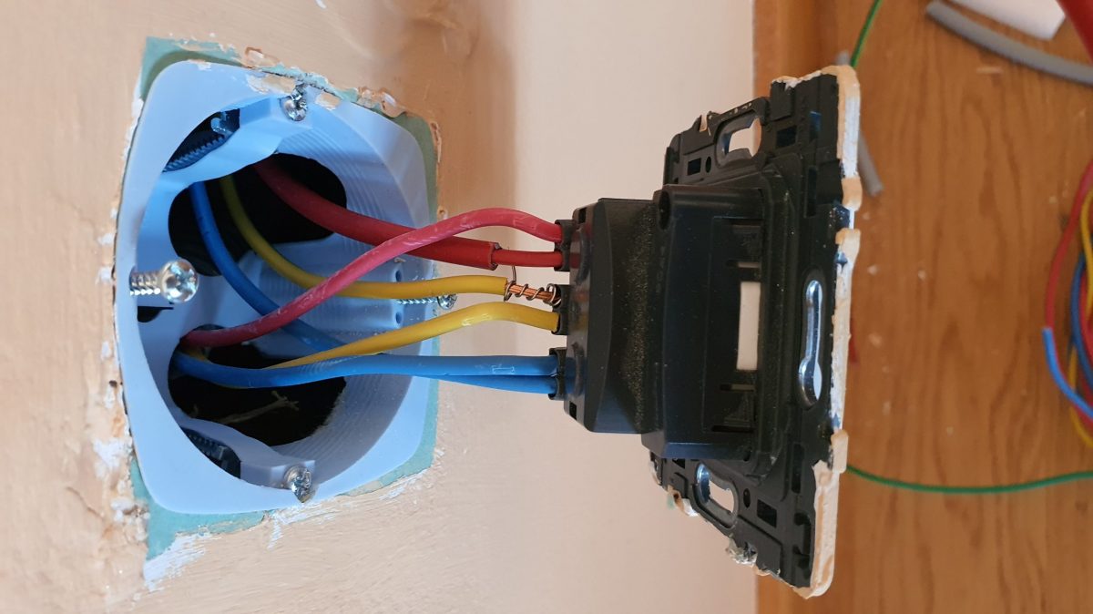 PFI (5) – Electroneutre